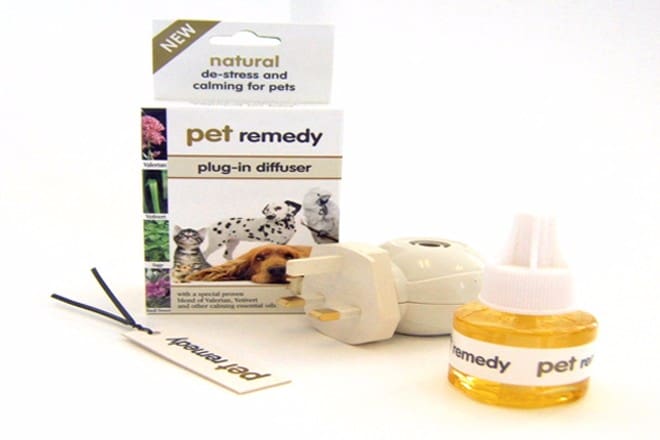 Pet Remedy Natural De-Stress and Calming Plug-In Diffuser & 2 Refills ...